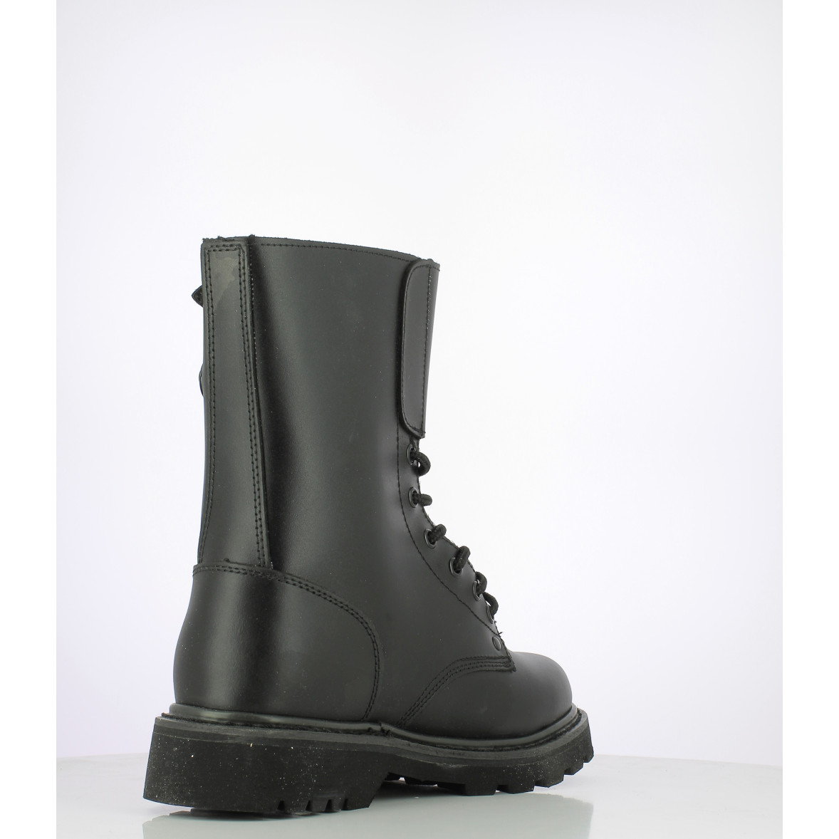 French army model leather combat boots from €57.99