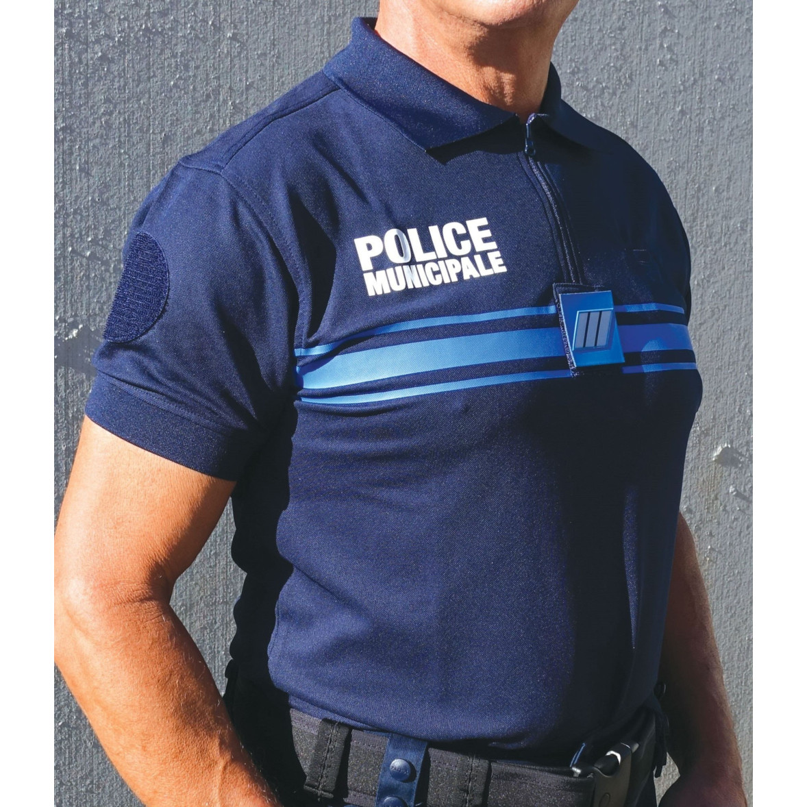 Tee-shirts et polos Police et ASVP disponibles en stock