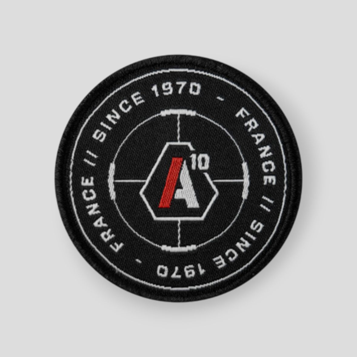 Patch brodé Signature Since 1970 - Blanc/Rouge - A10 Equipment